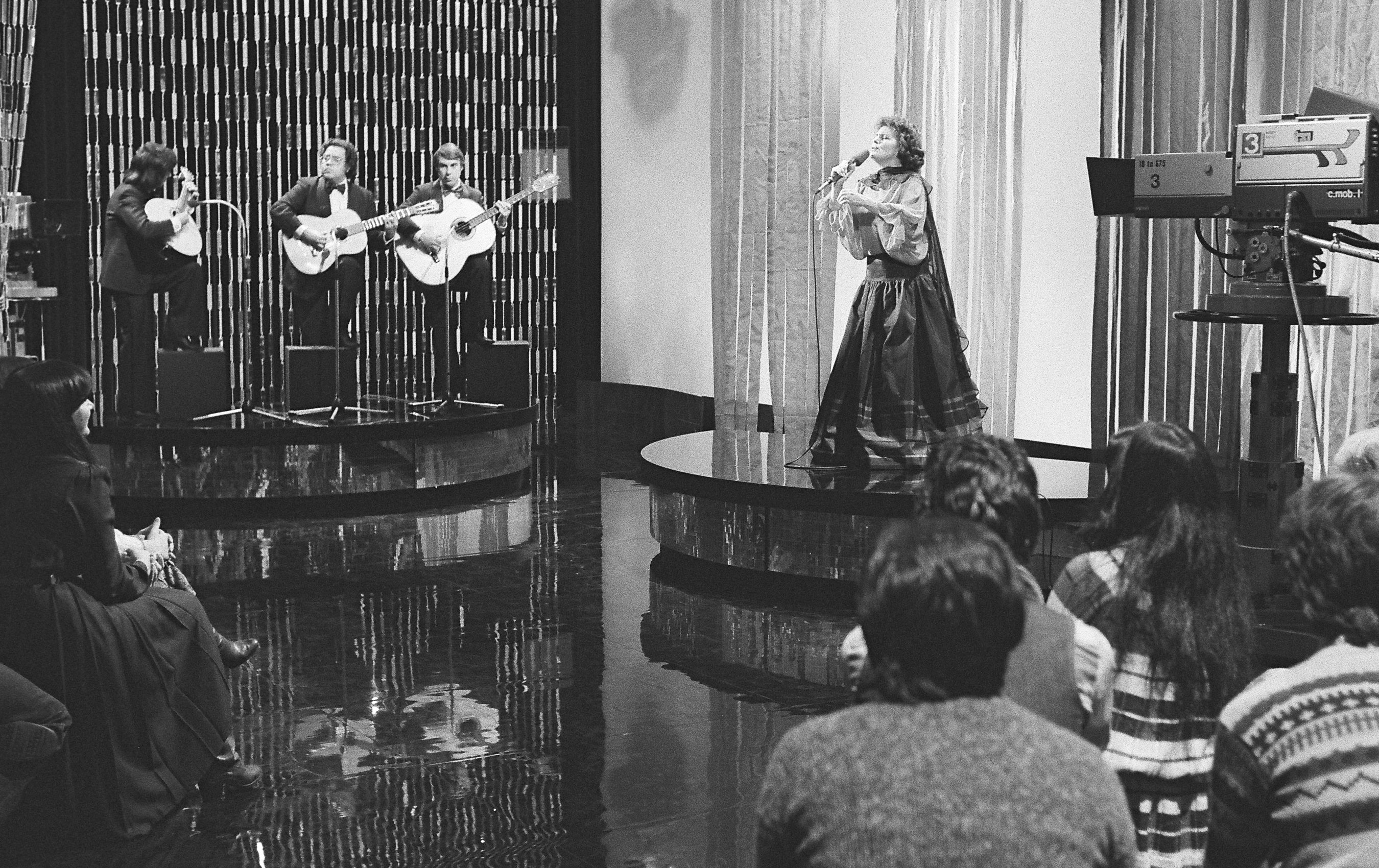 Amalia Rodrigues - Musicalmente dallo studio 3 | mezzo.tv