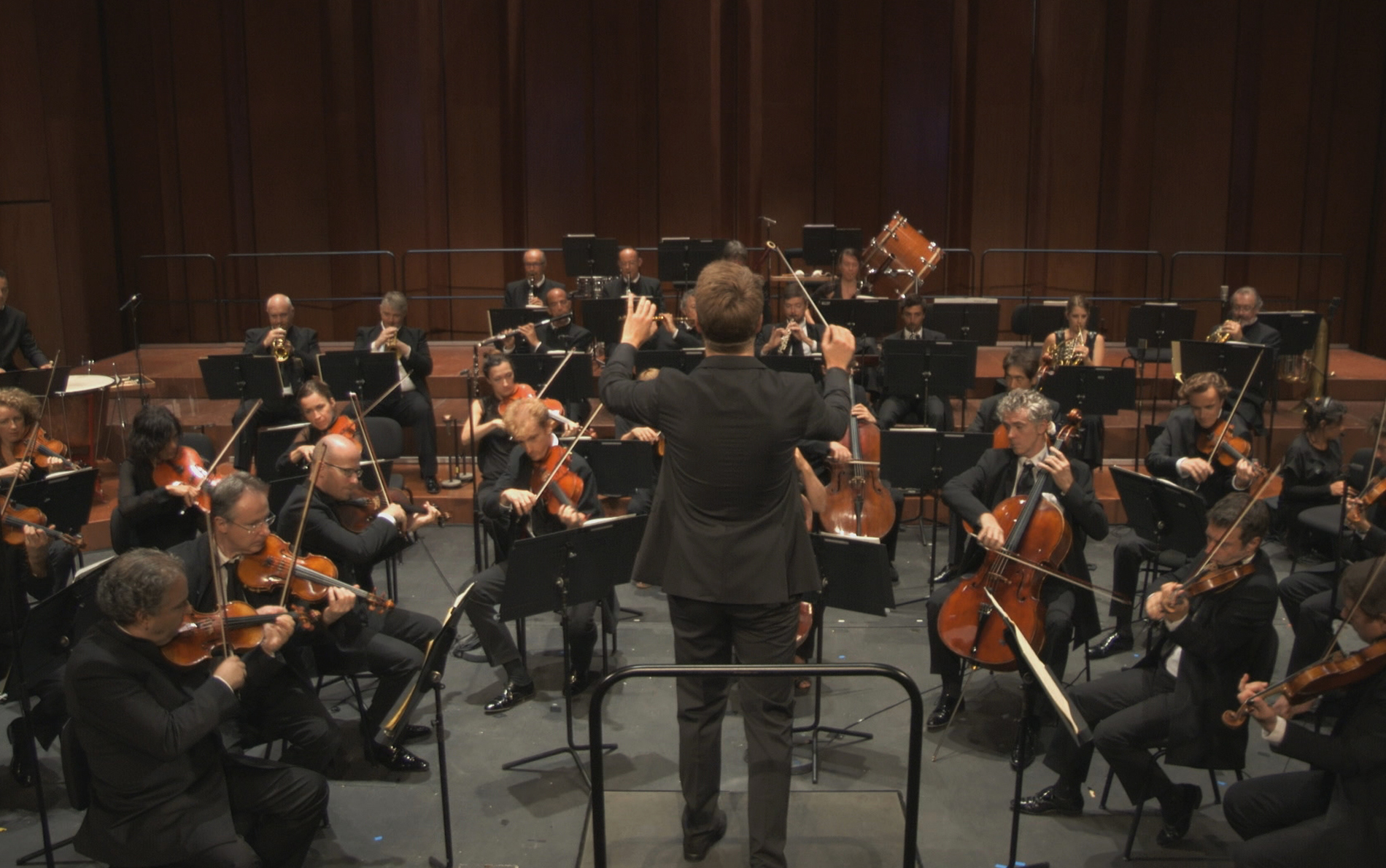 Duncan Ward and the Orchestre de Paris: Stravinsky, Schubert, Beethoven ...