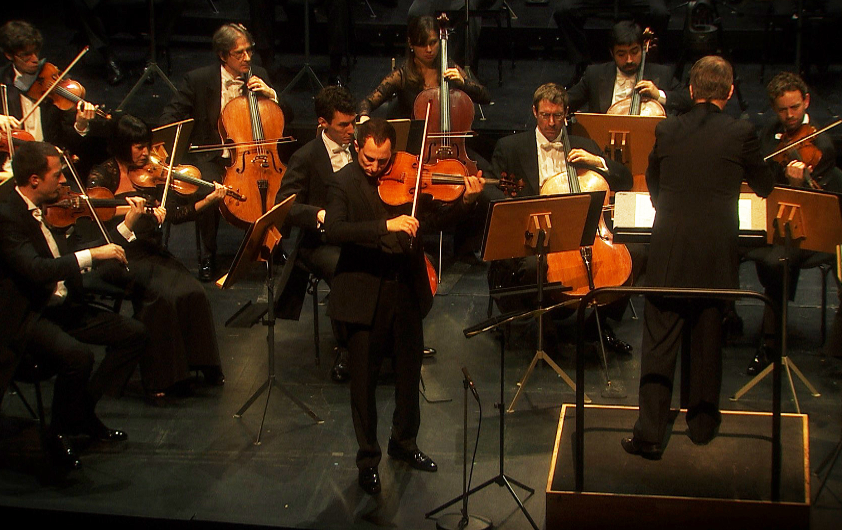 The Orchestre de Chambre de Lausanne and Bertrand de Billy : Strauss ...