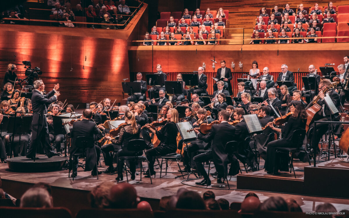 Fantasymphony - A Concert of Magic and Fire | mezzo.tv