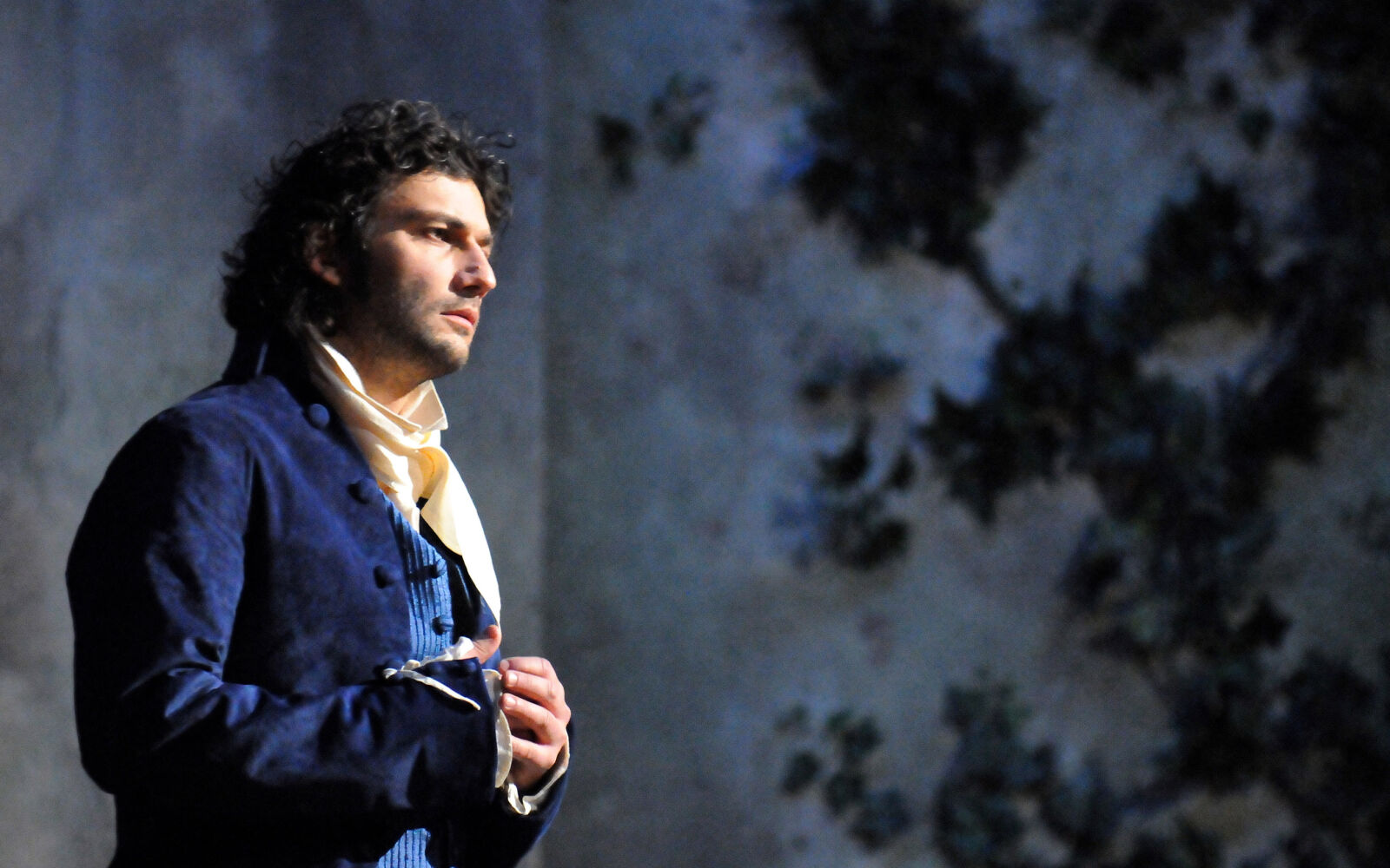 Jonas Kaufmann sings 'Werther' by Massenet at the Paris Opera | mezzo.tv