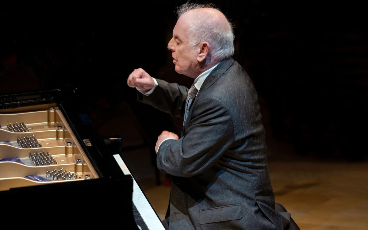 Daniel Barenboim - Beethoven's Complete Piano Sonatas | mezzo.tv