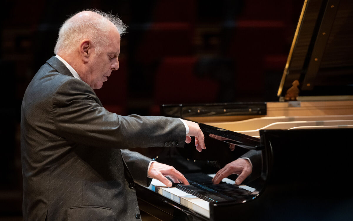 Daniel Barenboim - Beethoven's Complete Piano Sonatas | mezzo.tv