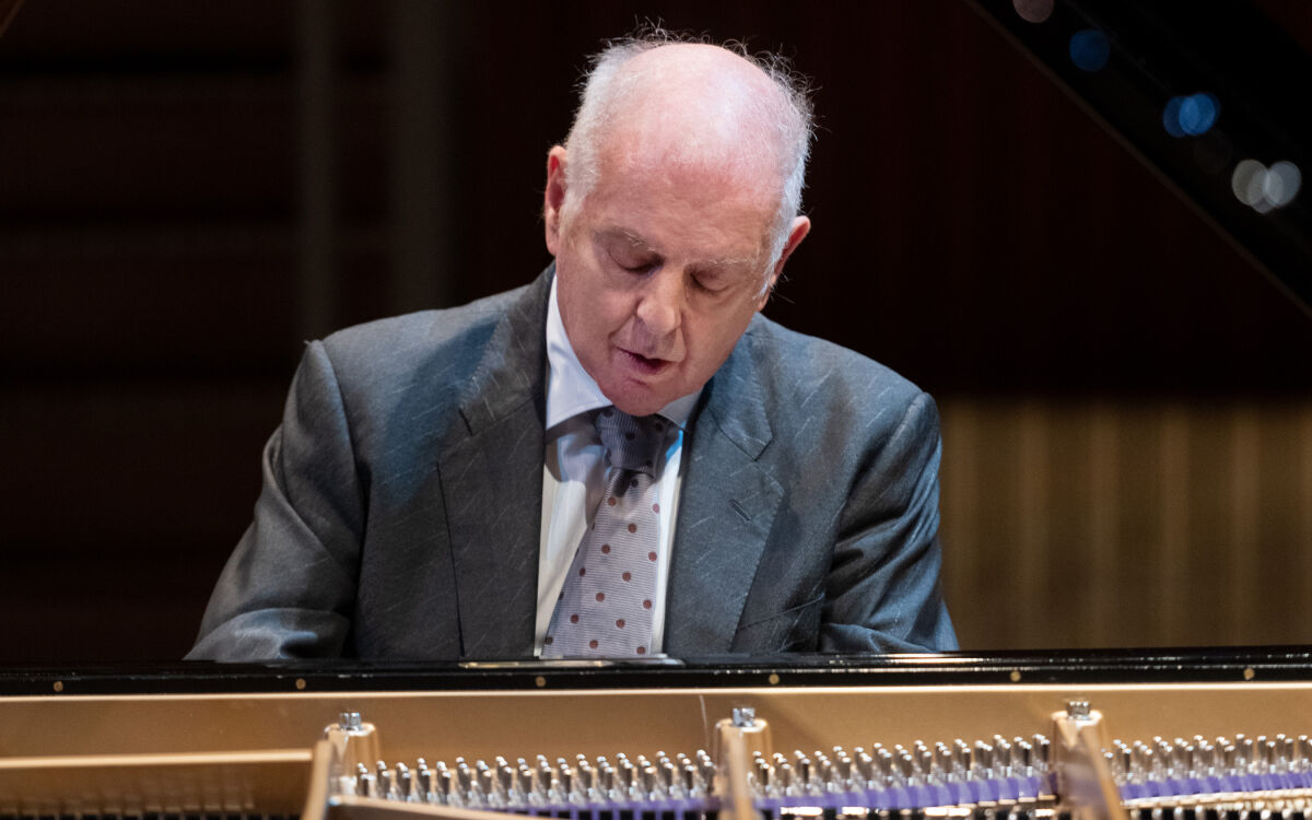 Daniel Barenboim - Beethoven's Complete Piano Sonatas | mezzo.tv