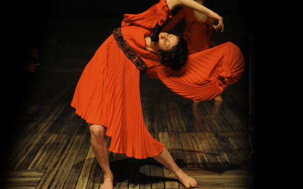 Rain choreography by Anne Teresa De Keersmaeker, Palais Garnier | mezzo.tv