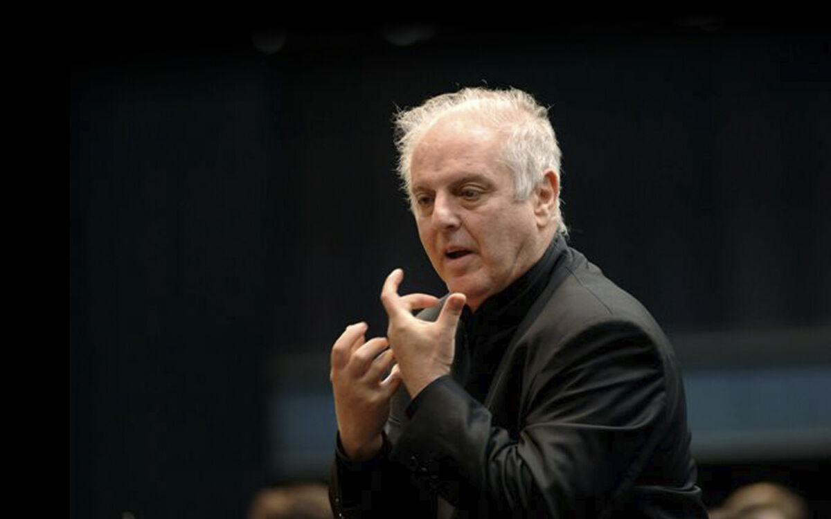 Daniel Barenboim plays Beethoven: Piano Concerto No.5 | mezzo.tv