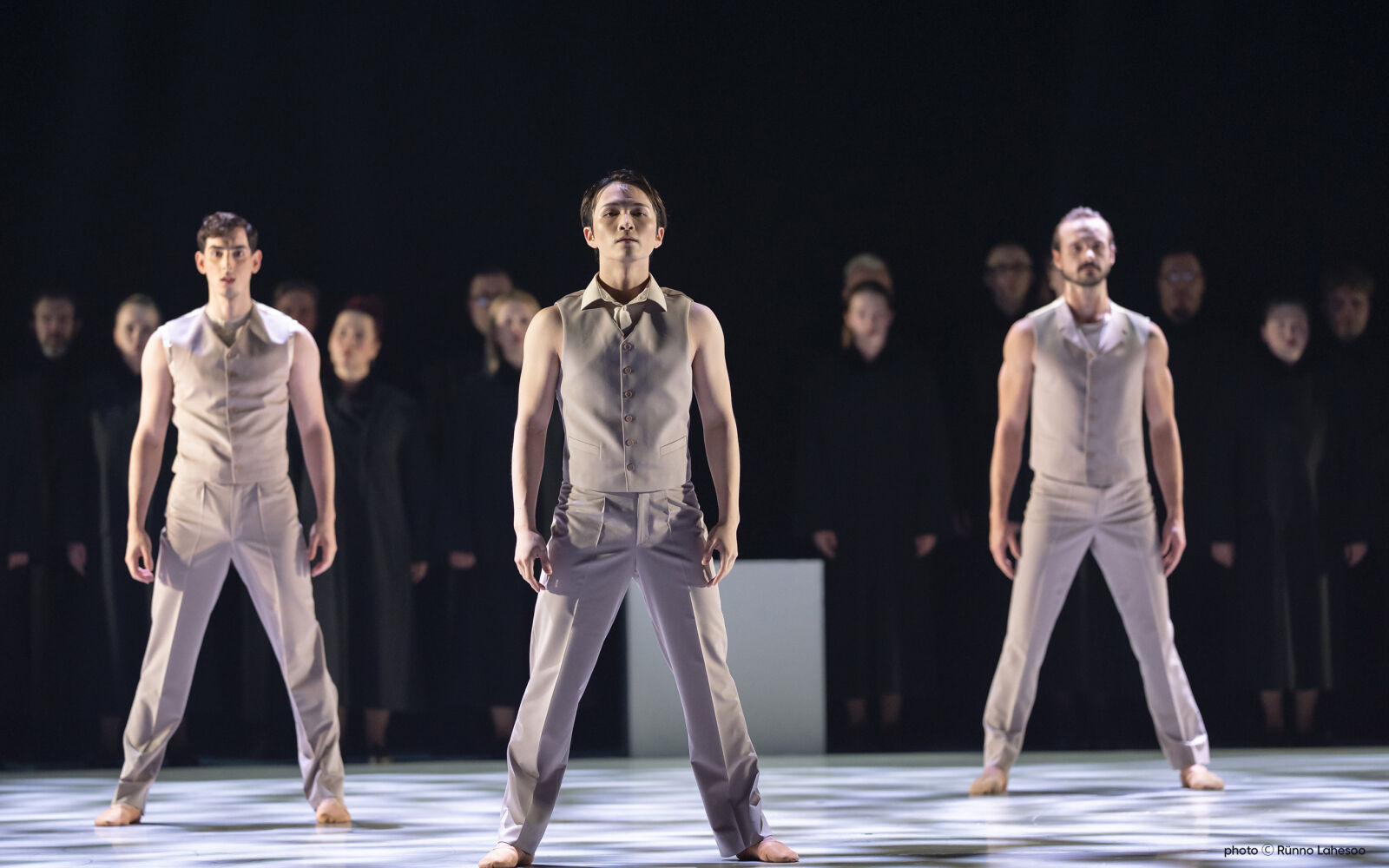 A Little Prayer. Tribute to Arvo Pärt - Vanemuine Ballet | mezzo.tv