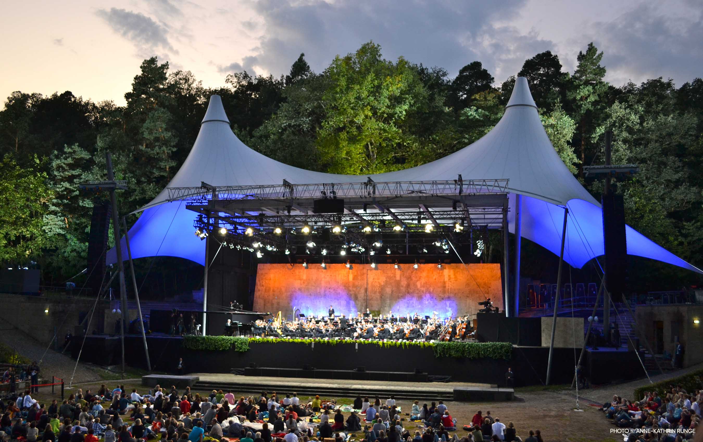 Riccardo Chailly, Berliner Philharmoniker - Shostakovich, Rota, Respighi | mezzo.tv